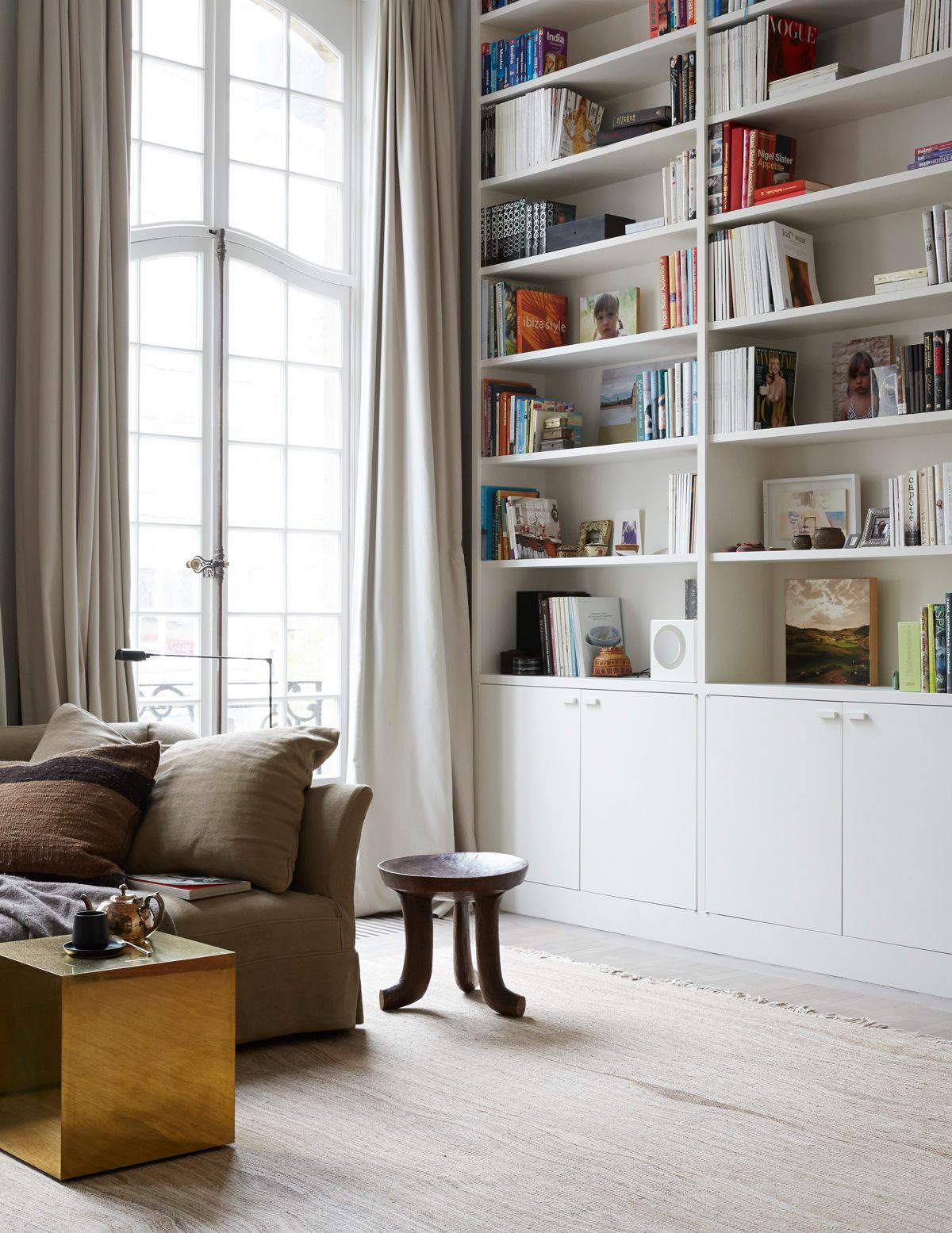 Explore this stunning Belgian townhouse - a lesson in decorating with ...