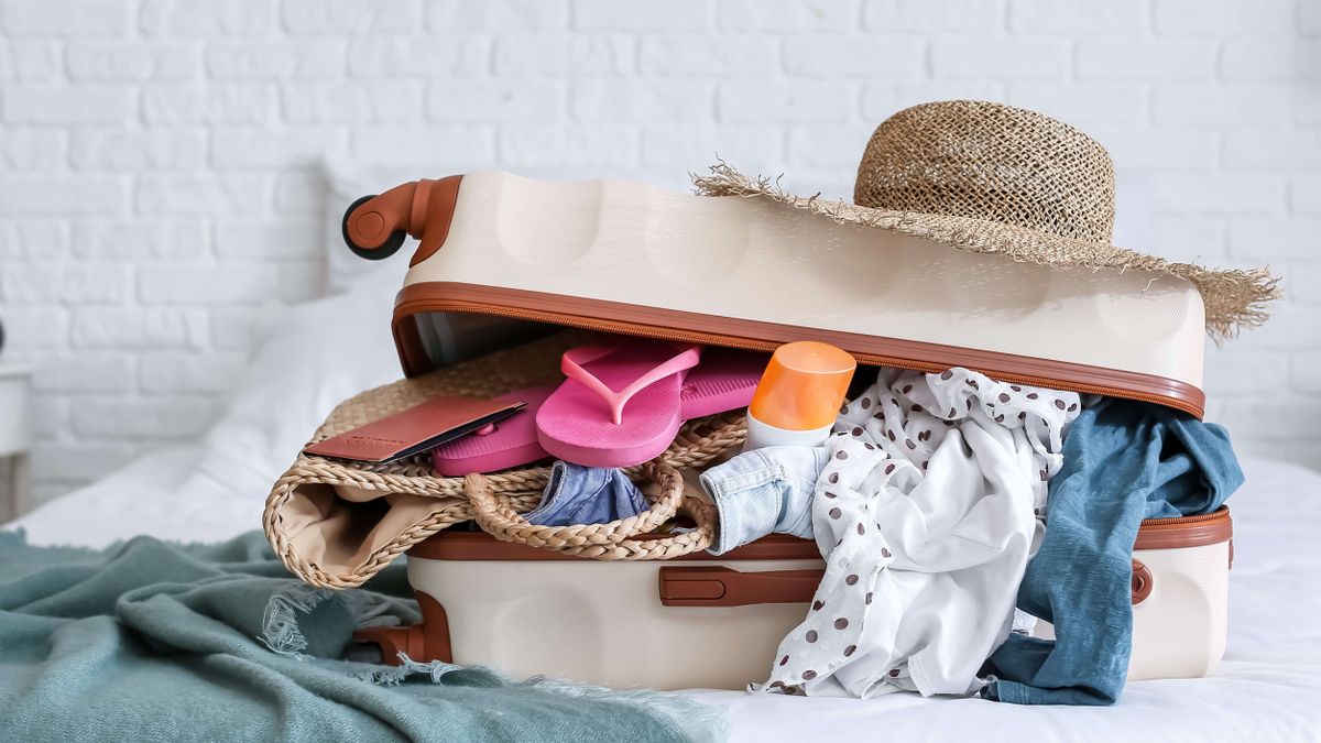 Expert reveals this 5-step routine for unpacking after vacation | Tom's ...