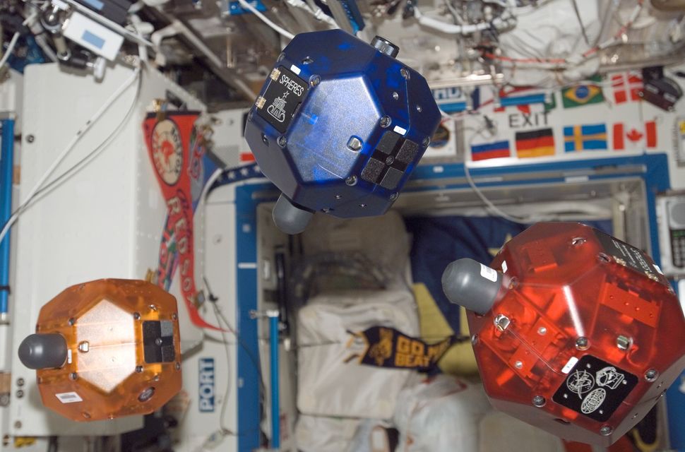Smartphone-Controlled Robots Aid Astronauts on Space Station | Space