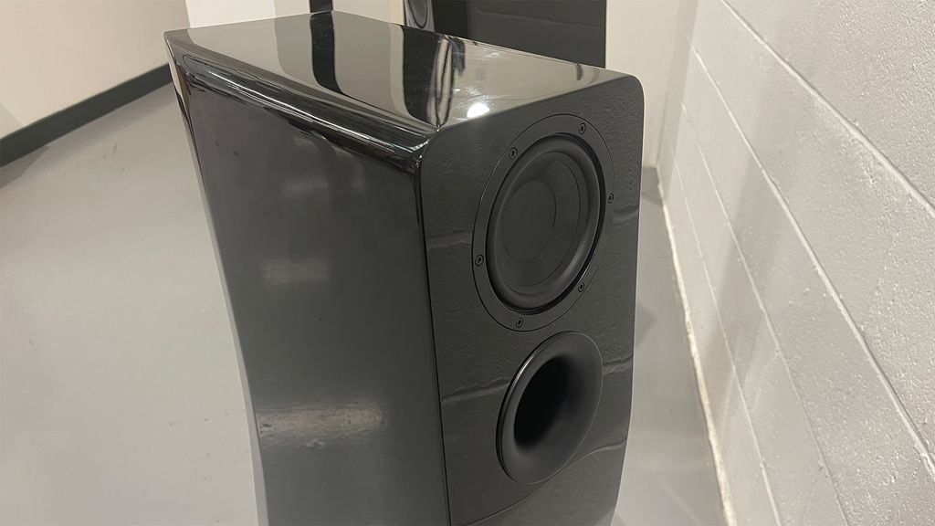 SVS Ultra Evolution Tower review: impressive engineering but an uneven ...