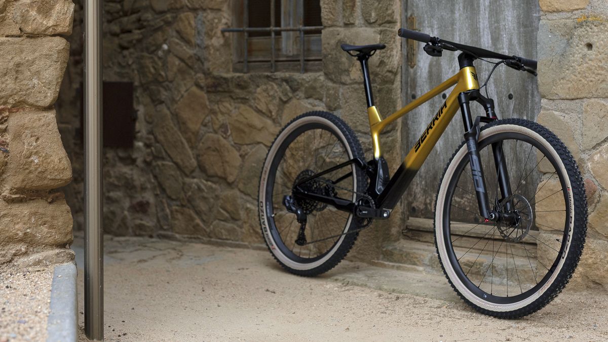 Berria streamlines their Mako cross-country bike with a fully ...