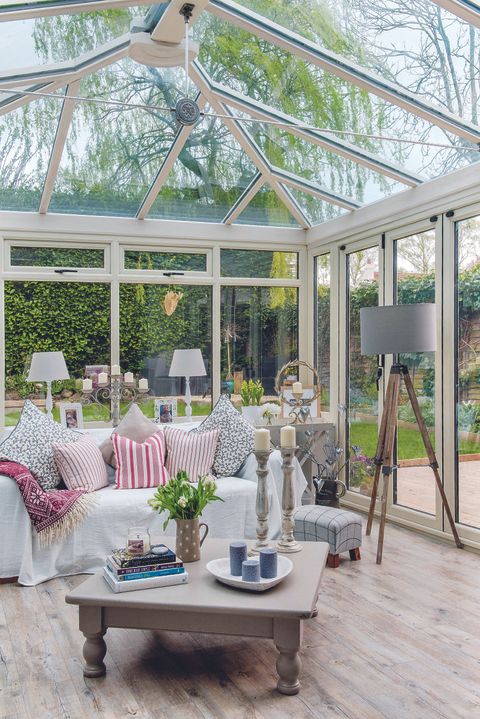 13 Conservatory Flooring Ideas for Use Throughout the Year | Homebuilding