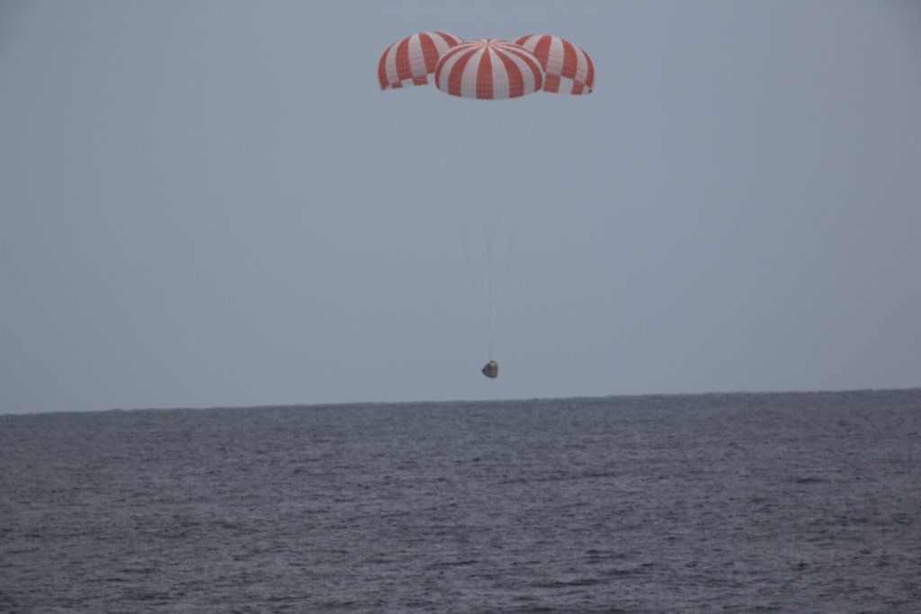 SpaceX's Dragon Cargo Capsule Splashes Down in Pacific Ocean | Space