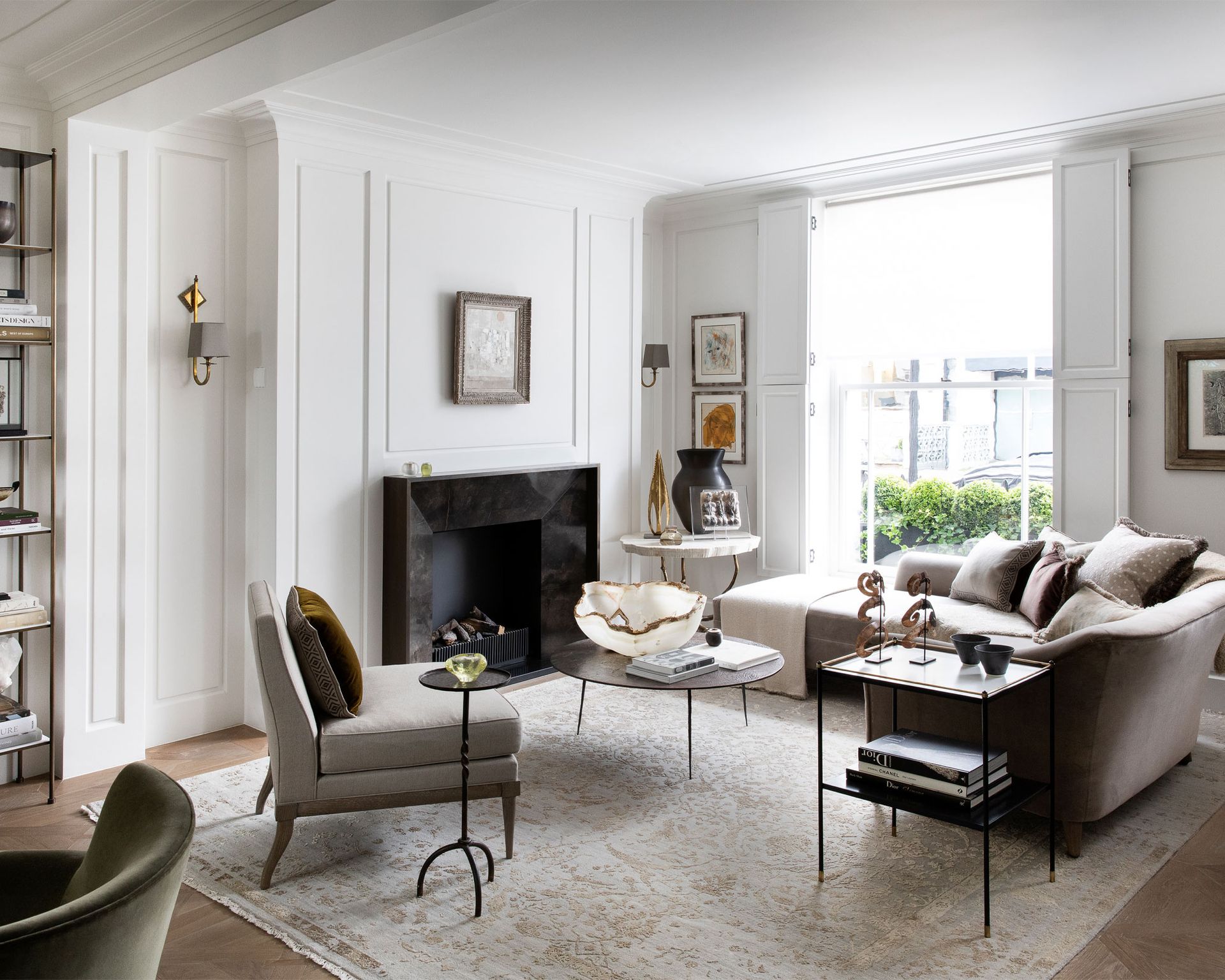 Family room ideas with fireplaces : 10 ways to style a fireplace in ...