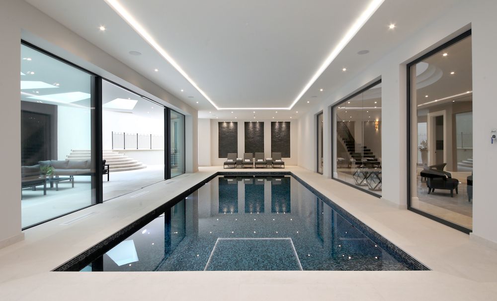 This London mansion comes with a cool cocktail bar and leisure complex