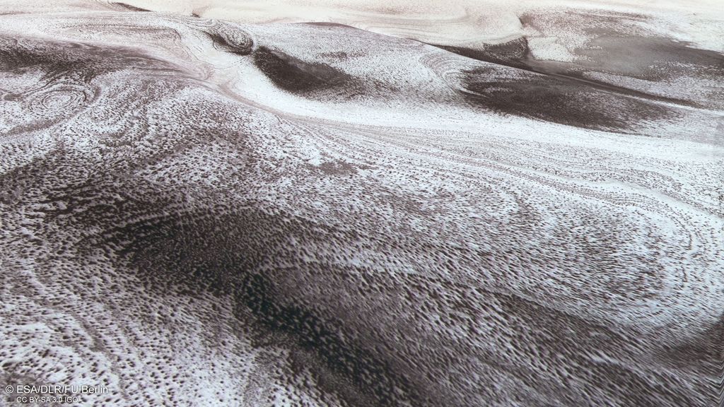 Mars orbiters witness a 'winter wonderland' on the Red Planet (photos ...