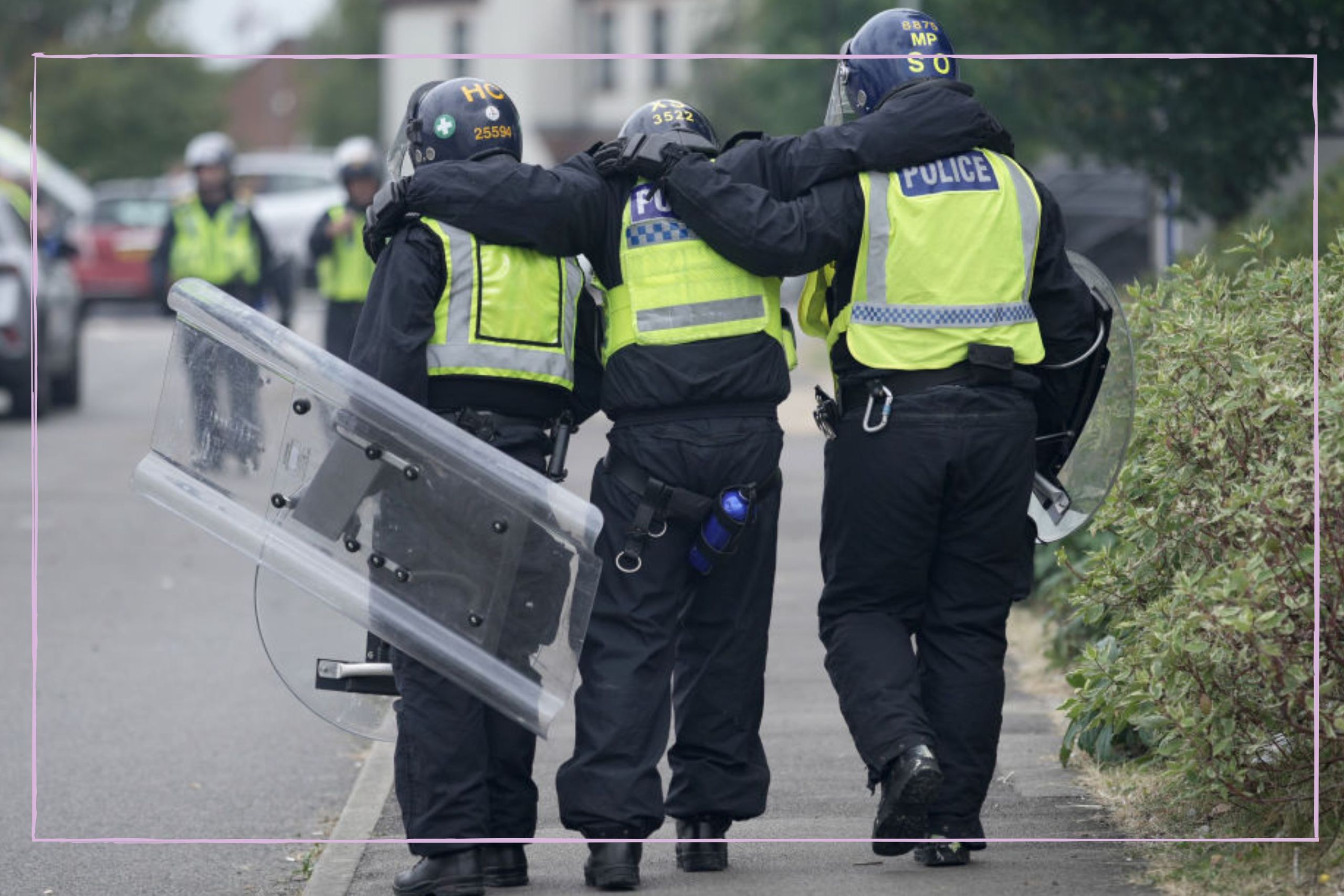 How do you talk to kids about the riots? We spoke to a psychologist and ...