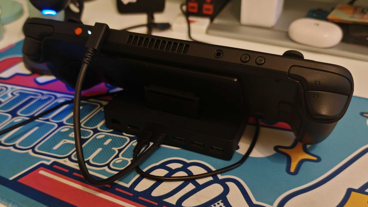 Razer Handheld Dock Chroma review: a premium Steam Deck dock at a ...