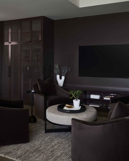 6 Dark Paint Colors That Designers Use to Bring Glamour | Livingetc