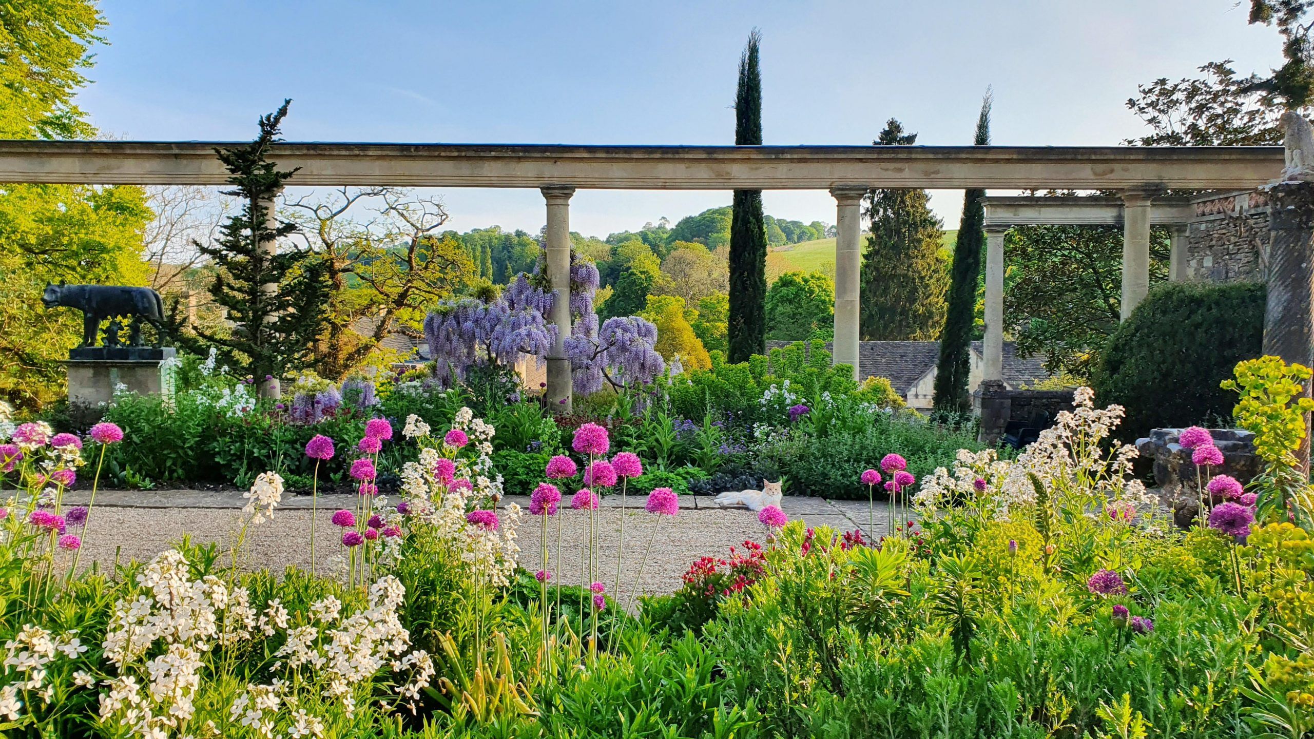 Iford Manor: How to introduce modern touches into a historic garden ...