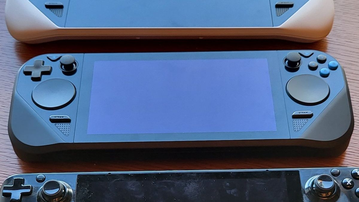 This early Steam Deck prototype is prettier than the real thing ...