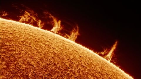 Astrophotographer captures stunningly detailed photos of our 'fuzzy ...