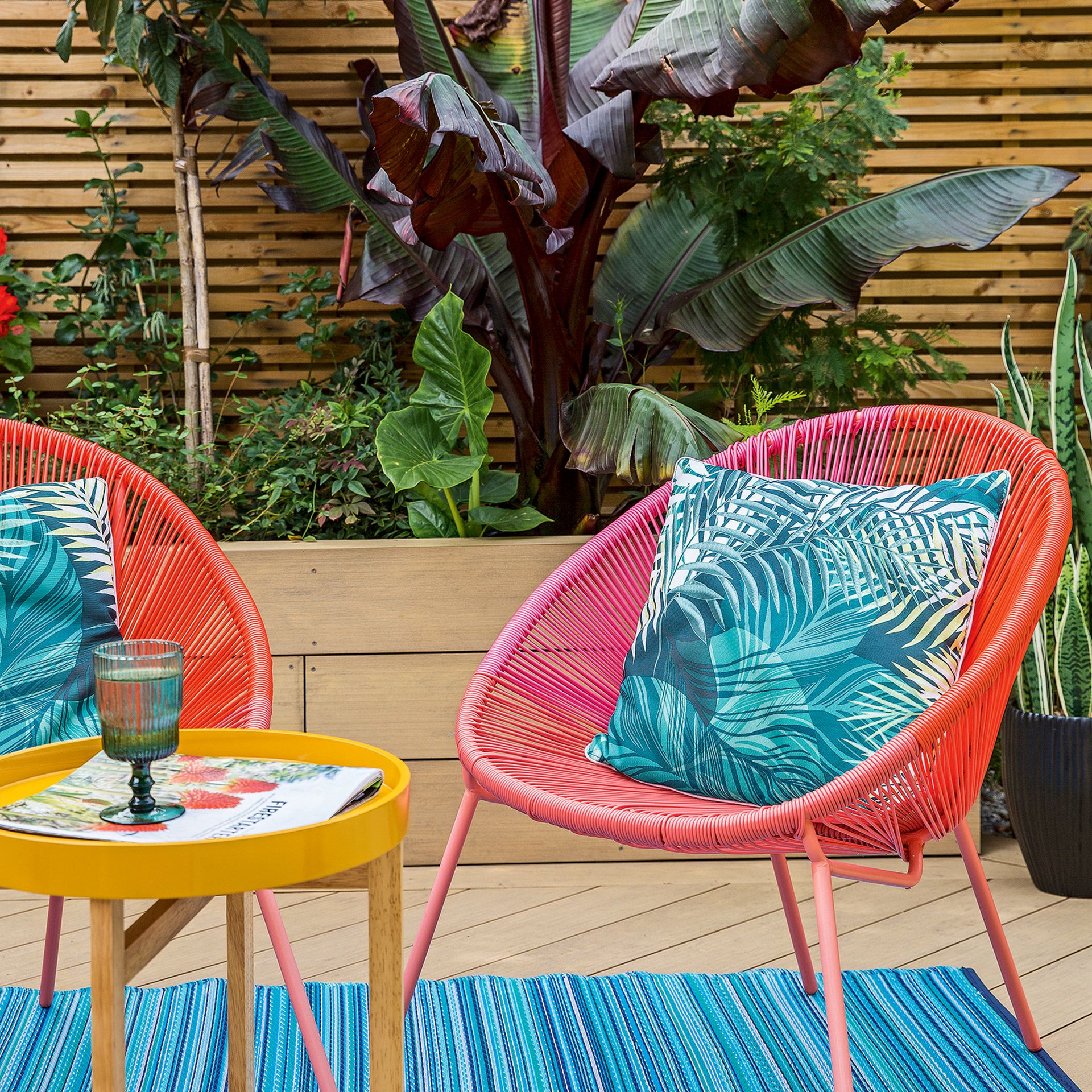 10 decking edging ideas to create a decorative border | Ideal Home