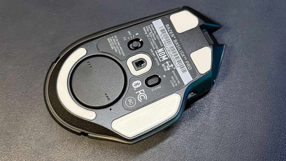 Razer Basilisk V3 Pro Review: Does It All, Wirelessly | Tom's Hardware