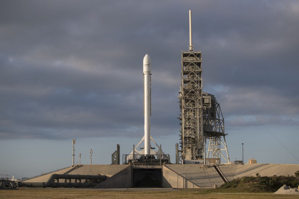 In Photos: SpaceX Falcon 9 Launches Inmarsat-5 F4 Communications ...