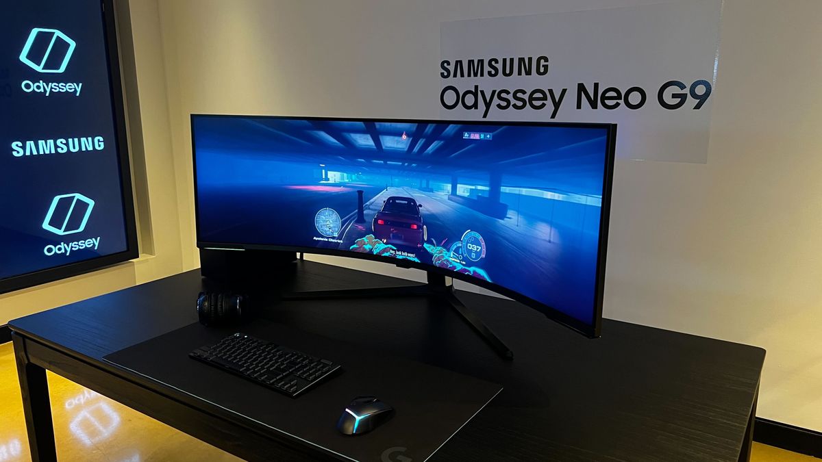 Samsung's new gigantic 57-inch gaming monitor is basically two 4K ...