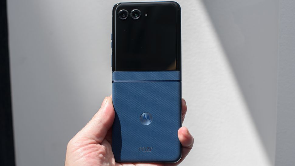 I've reviewed 100s of phones and the new Motorola Razr comes in colors ...