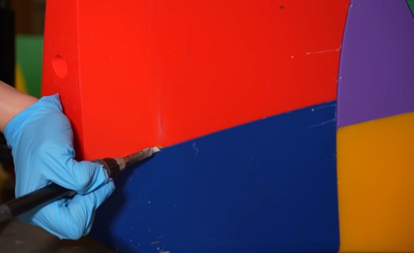 Maker 3D prints giant 'Benchy' sailboat and takes it out on the water ...