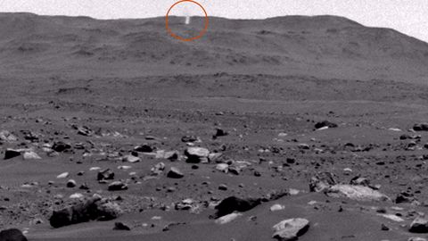 NASA rover watches two 'dust devils' collide on Mars in awesome new ...