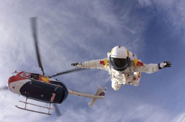 Photos: Red Bull Stratos Supersonic 'Space Jump' Training: Page 2 | Space