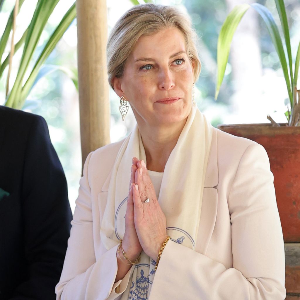 Who Is Lady Jane Fellowes? - Meet Princess Diana's Sister at Royal ...