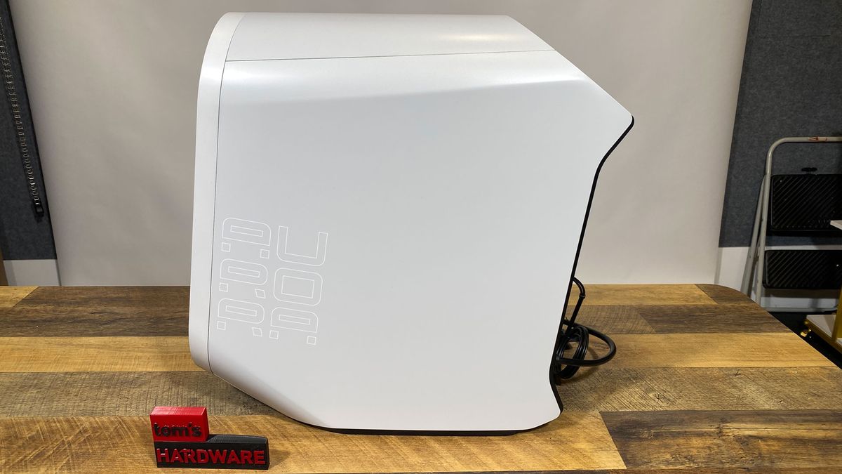 Alienware Aurora R15 Review: Playing it Cooler | Tom's Hardware