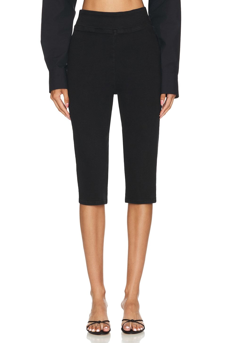 Bella Hadid Elevates the Capri Pants Trend With a Dreamy White Top and ...