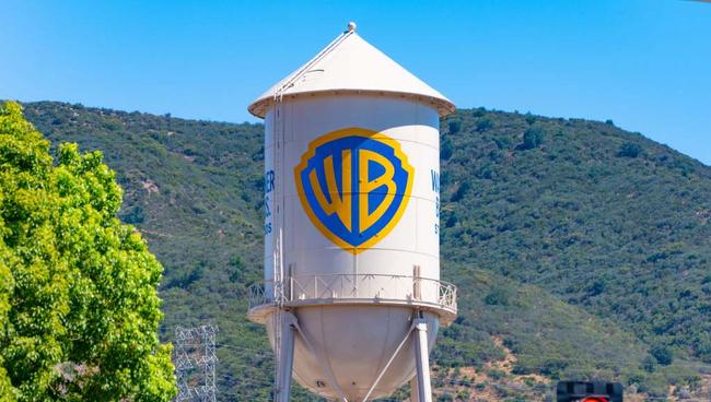 Comcast, Warner Bros. Discovery Sign New Distribution Deals for Xfinity ...