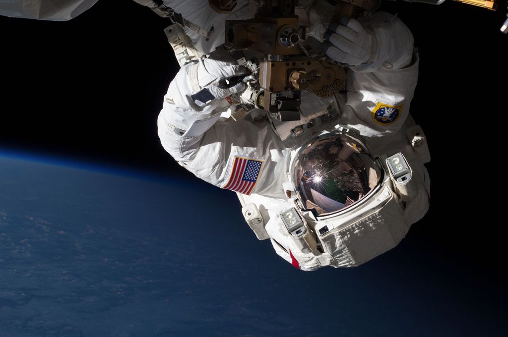 Spacewalk History: Smithsonian Exhibit's 50 Years of EVA in Photos | Space
