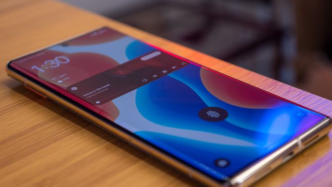 The Pixel 6 is getting its last Android version update. Is it time to ...