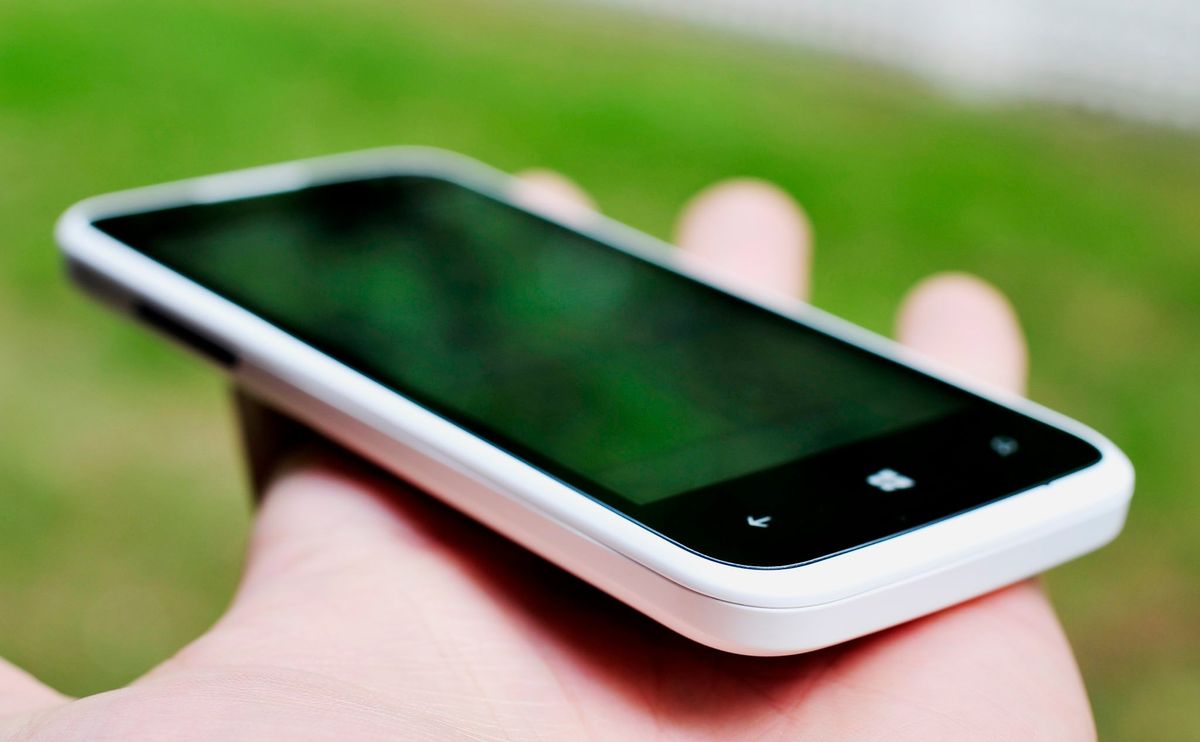 BLU Win JR unboxing – The best $89 you can spend on a Windows Phone ...