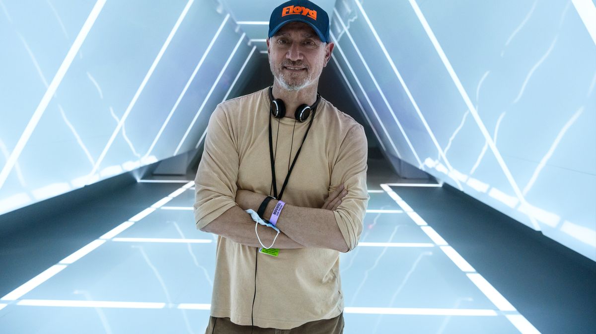 'Moonfall' director Roland Emmerich talks disaster, destruction and the ...