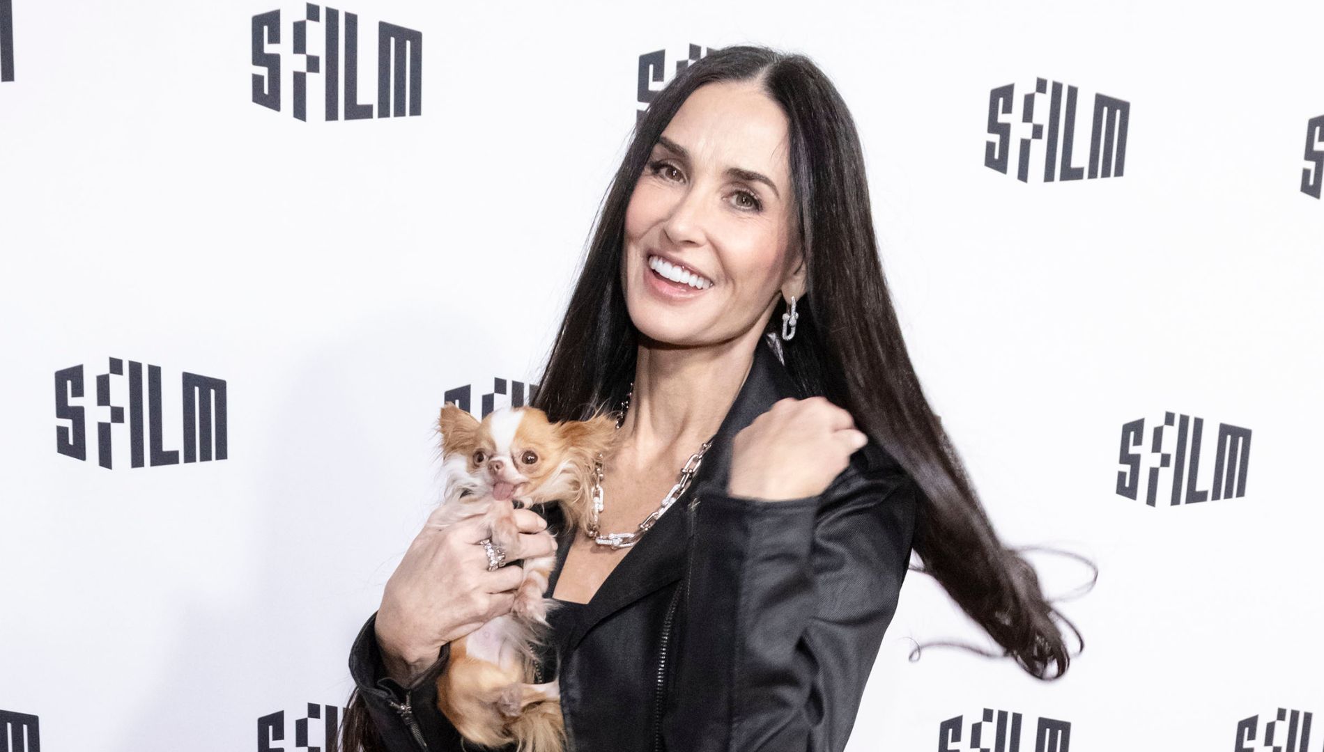Demi Moore wears a Gap maxi dress and cropped jacket on a red carpet ...