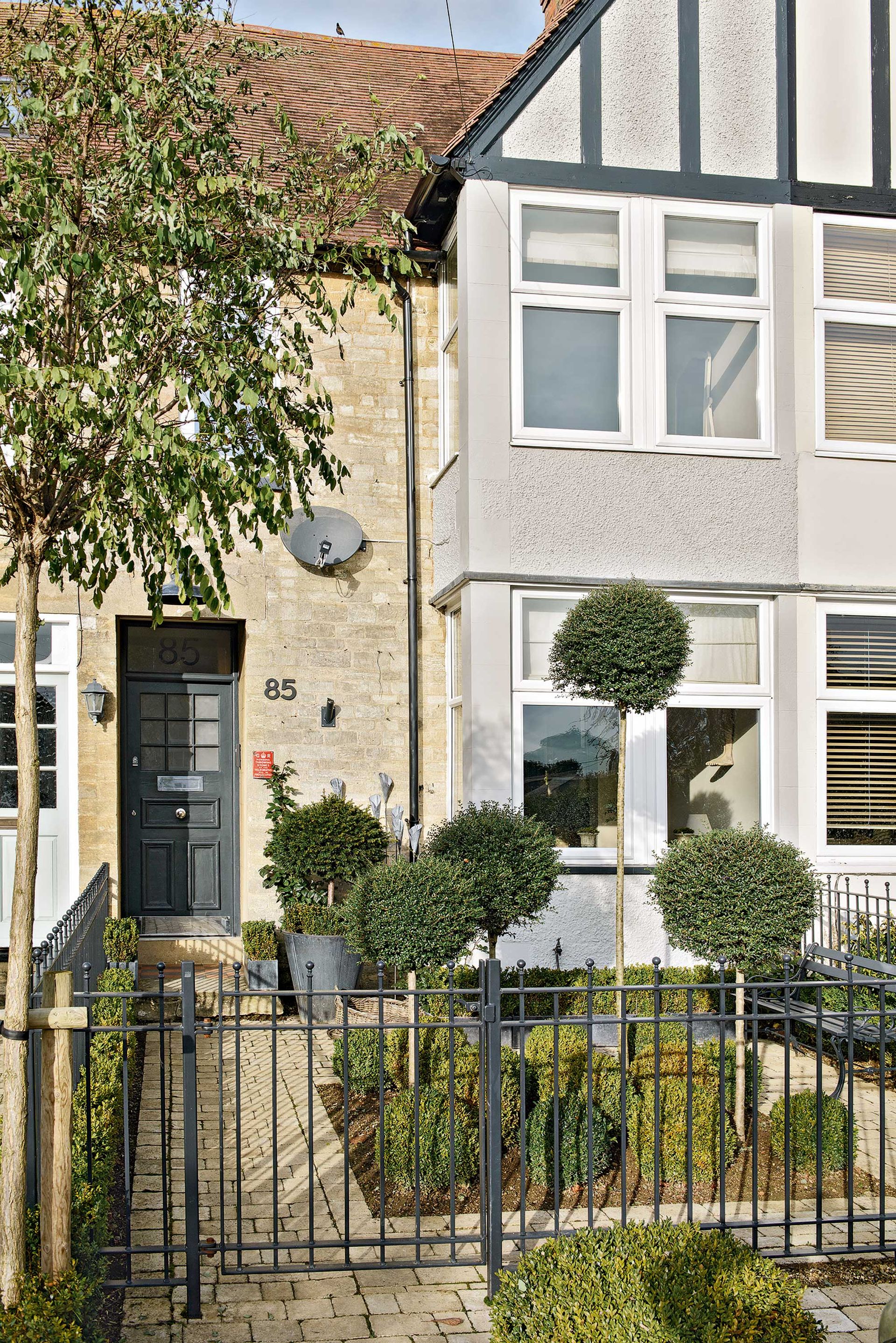 Small front garden ideas: 13 welcoming ways with landscaping and plants ...