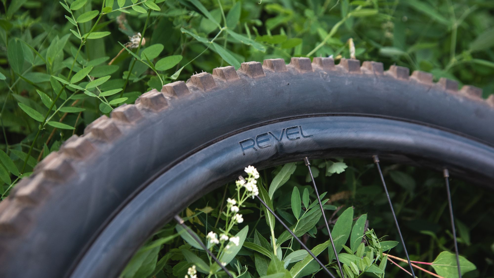 Revel's new FusionFiber trail/enduro RW30 wheelset is now wider ...