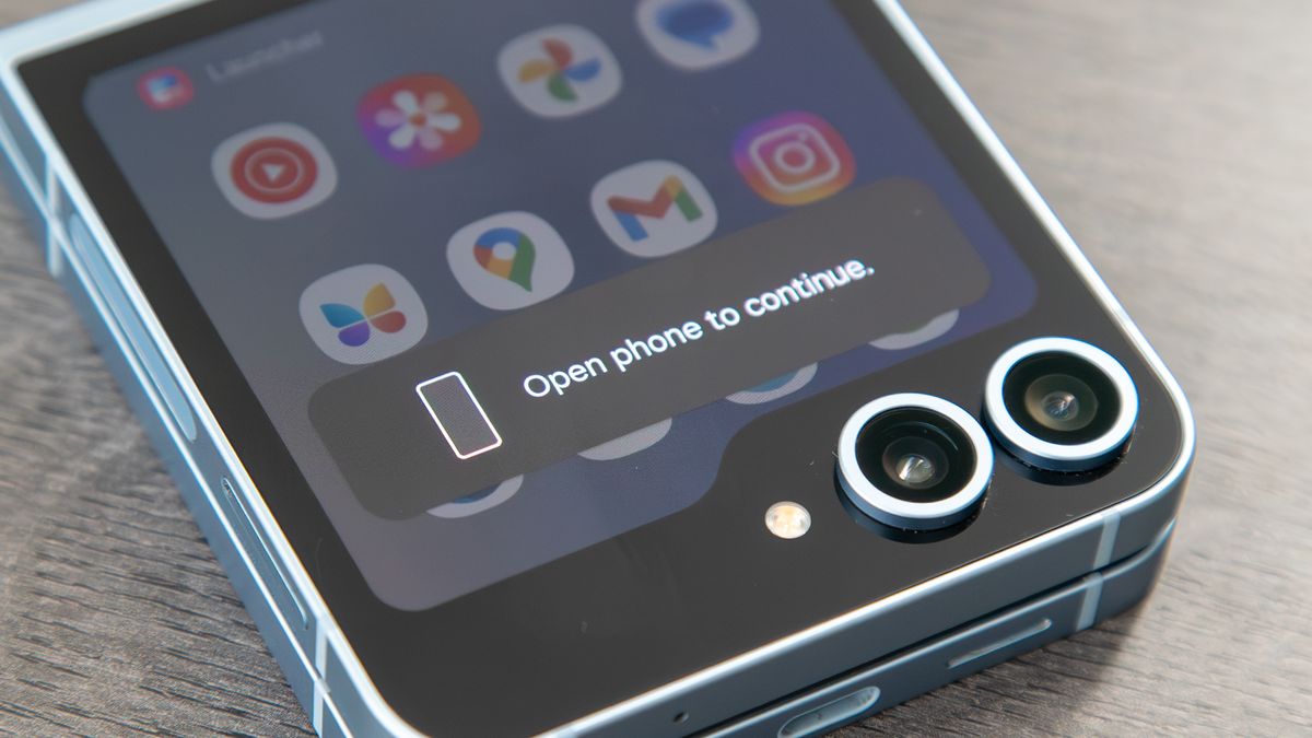 Samsung Galaxy Z Flip 7 FE vs. Galaxy Z Flip 6: The same but different | Android Central