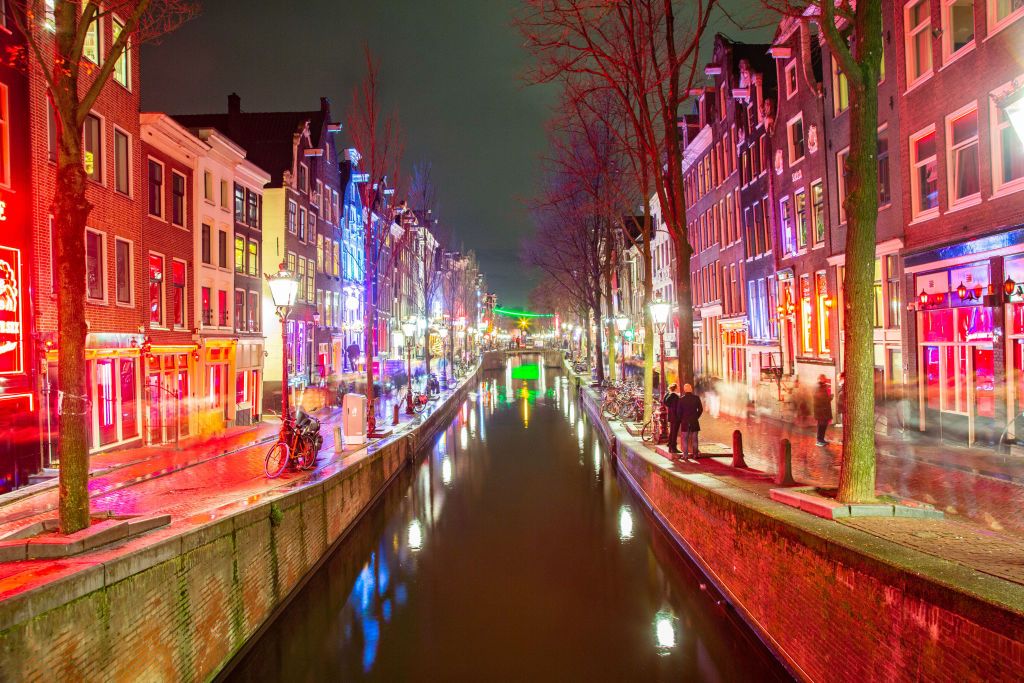 Amsterdam launches campaign urging rowdy British men to 'stay away ...