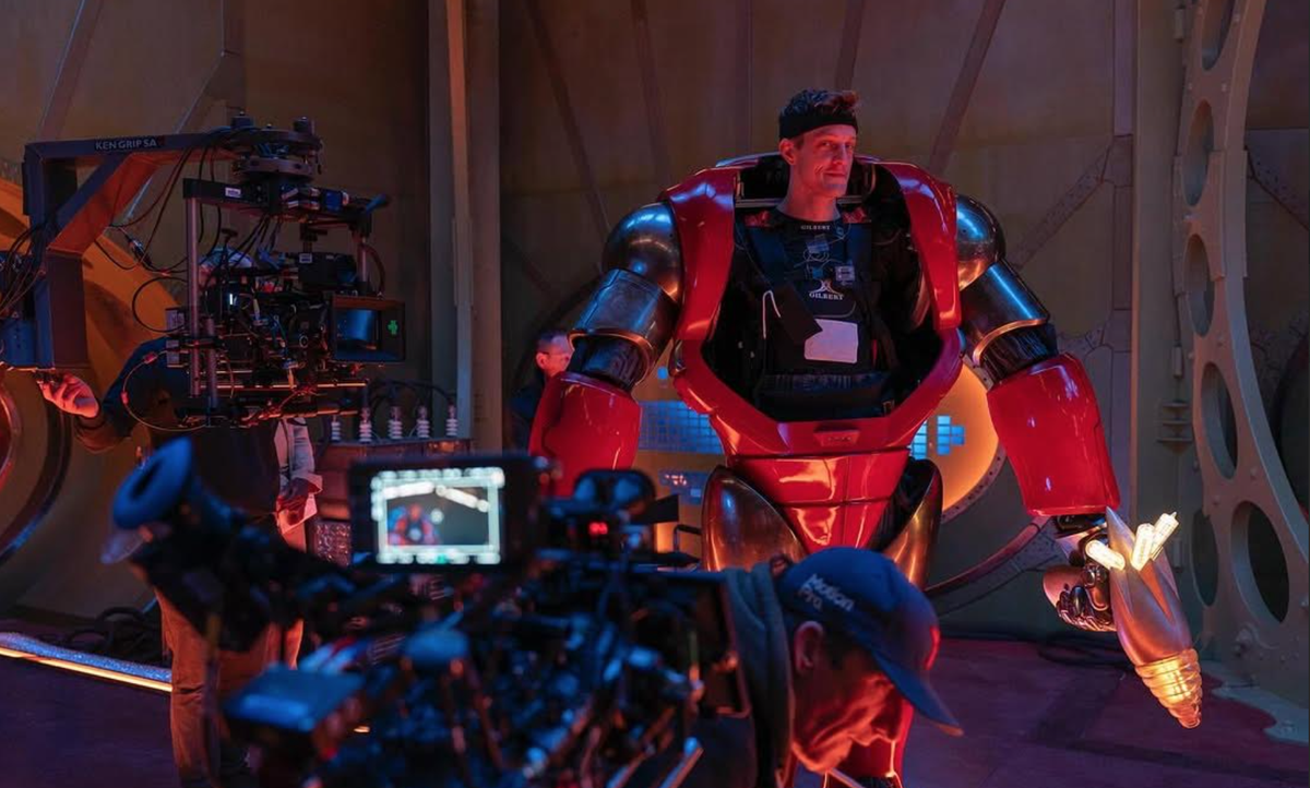 Meet the 'Doctor Who' actors who brought the retrofuturistic robots to ...