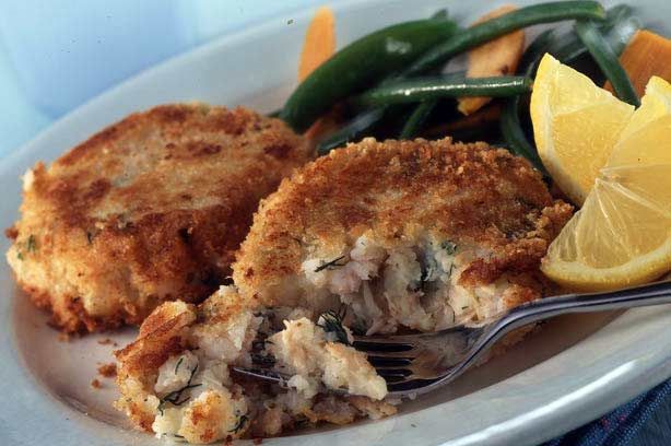 Salmon, prawn and dill fish cakes Recipes | GoodtoKnow