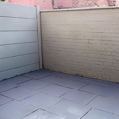 See this stunning blue garden makeover complete with upcycled fire pit ...