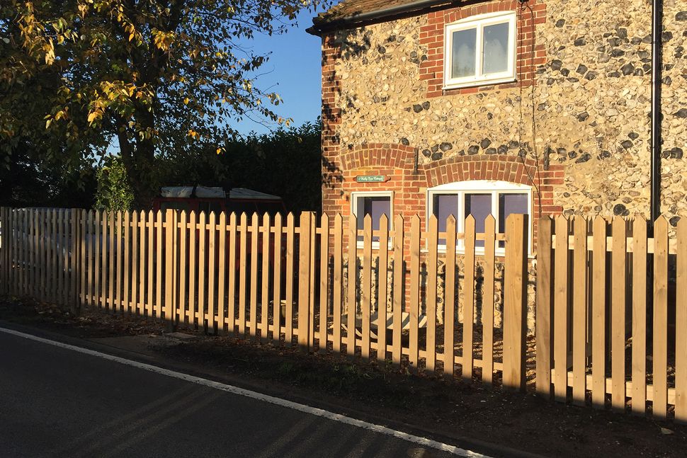 Small Fence Ideas to Zone, Divide and Define Your Garden | Homebuilding