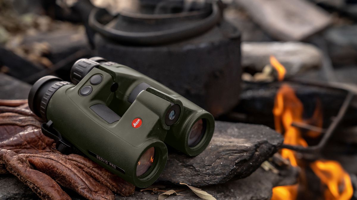 This new Leica adapter turns your smartphone into a powerful ...