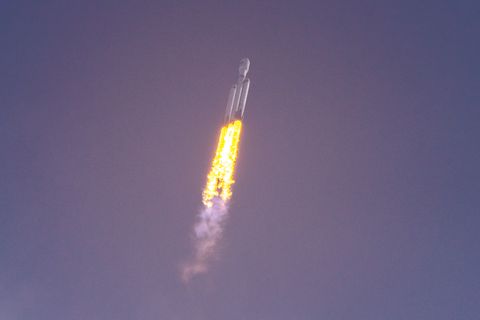 Amazing photos from SpaceX's Falcon Heavy USSF-44 mission | Space