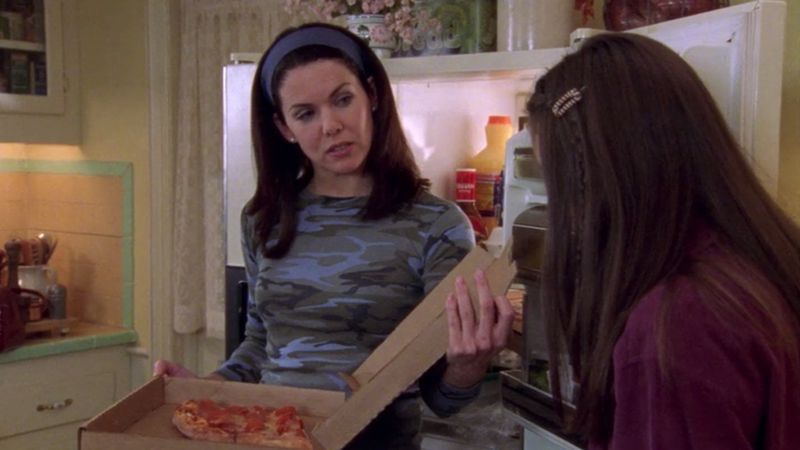 Lorelai Gilmore's Craziest Outfits on Gilmore Girls | Marie Claire