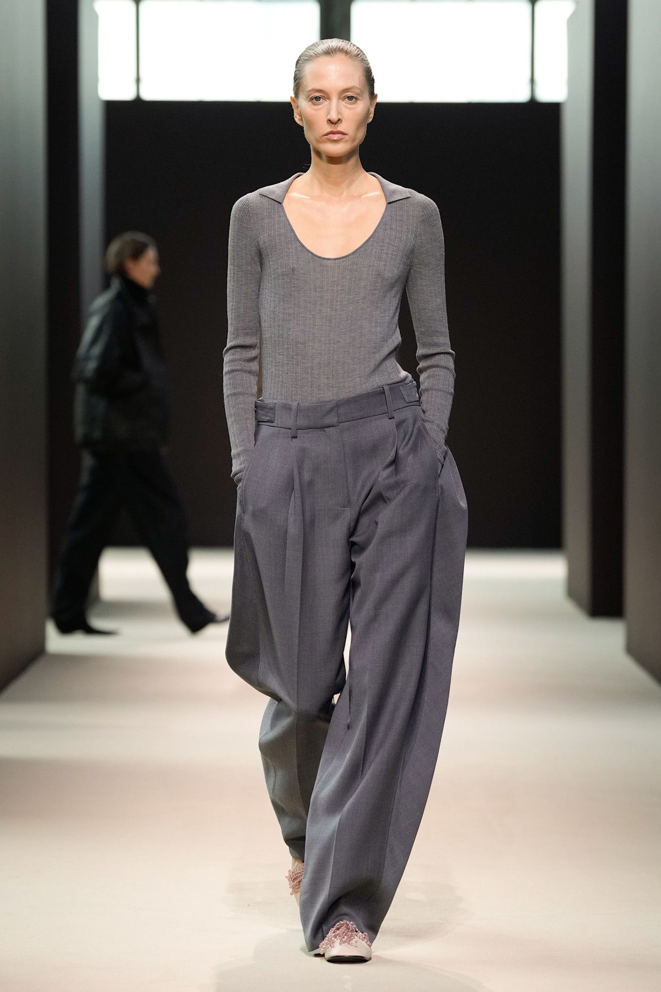 Everything to Know About COS's Fall/Winter 2024 New York Show | Who ...