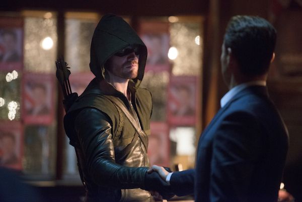Arrow Is Sporting Some New Eye-Wear In 'Blast Radius' Episode Photos ...