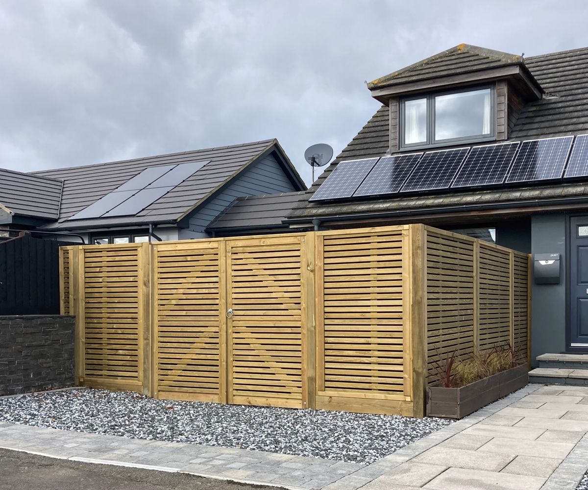 15 driveway fencing ideas to elevate your entrance | Homebuilding