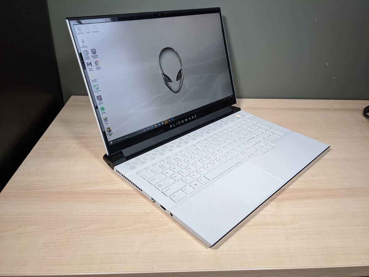 Alienware m17 R4 Gaming Laptop Review: Can’t Get Much Faster | Tom's ...