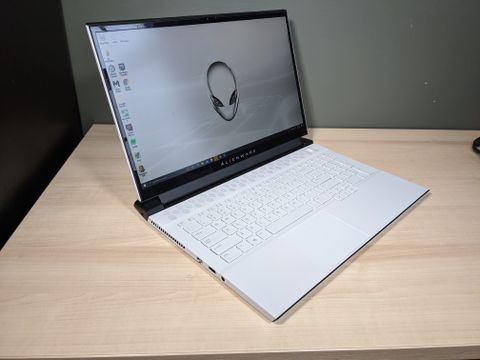 Alienware m17 R4 Gaming Laptop Review: Can’t Get Much Faster | Tom's ...