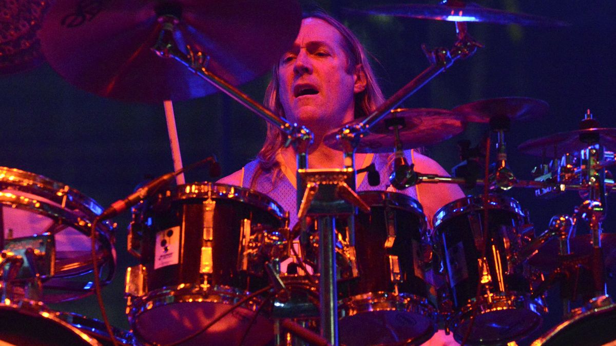 Tool recruit young fan to watch gig from behind Danny Carey | Louder